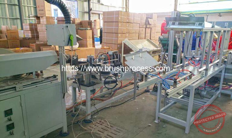Plastic Sheet Type Paint Roller Brush Fabric Winding Gluing Making ...